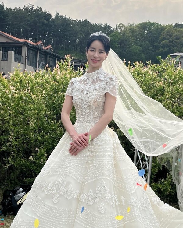 임지연 ‘더 글로리 박연진 웨딩드레스 비하인드 컷…뜻밖의 청순미