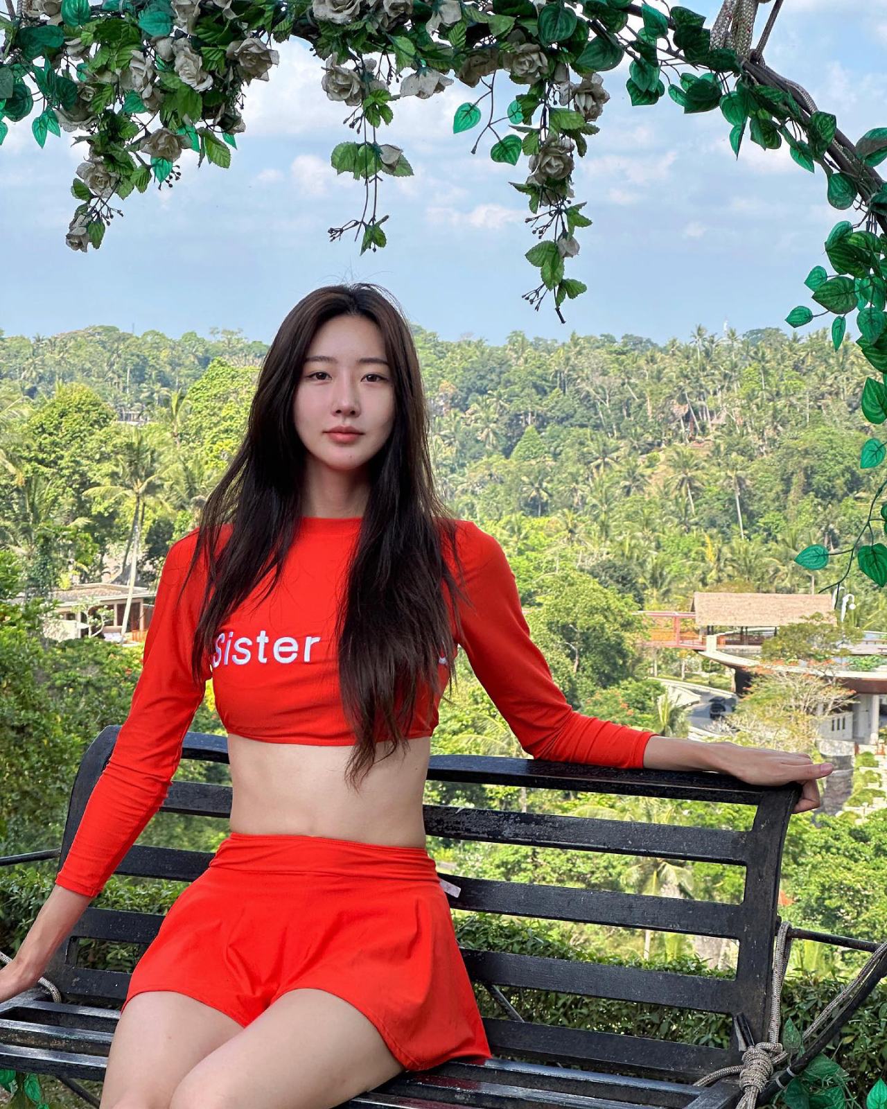 달수빈 너무 마른 극세사 몸매 감탄…허리가 한줌이네