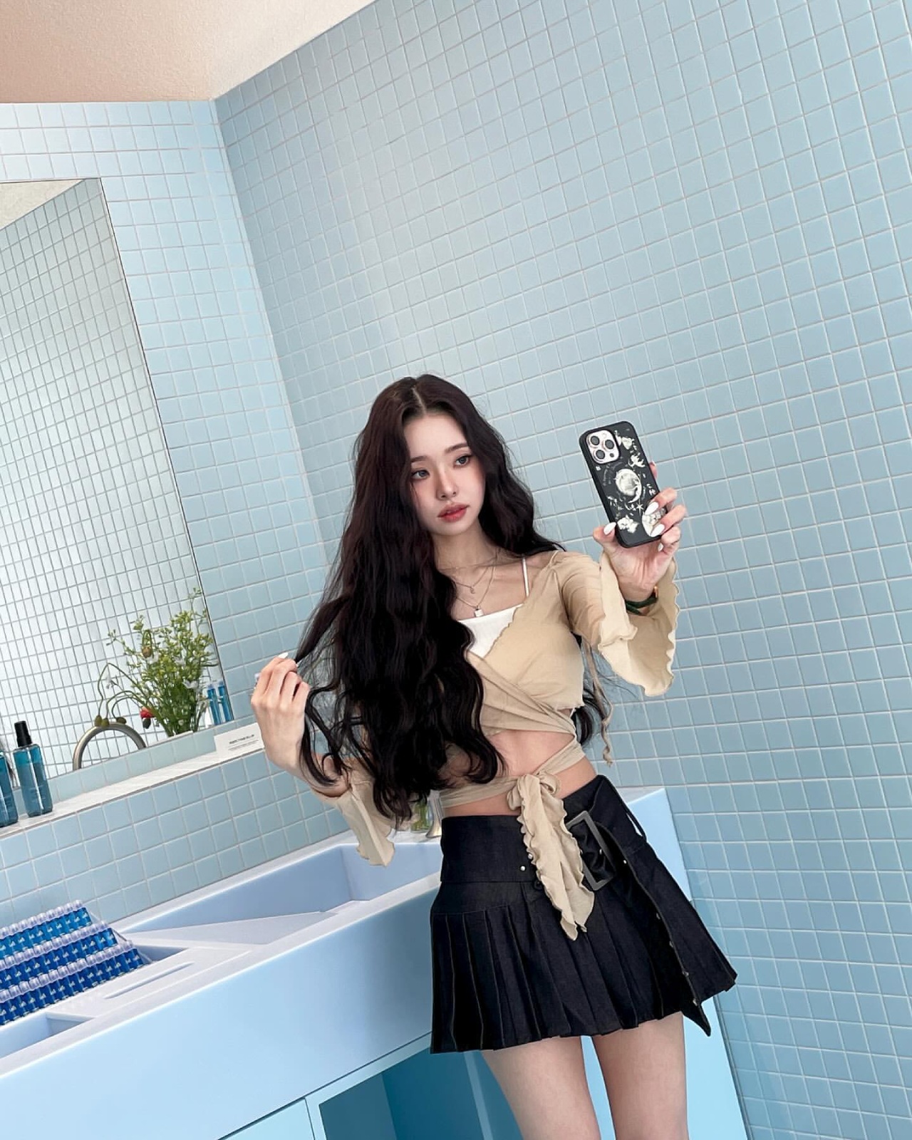 프리지아 극세사 몸매 감탄…허리가 한줌이네