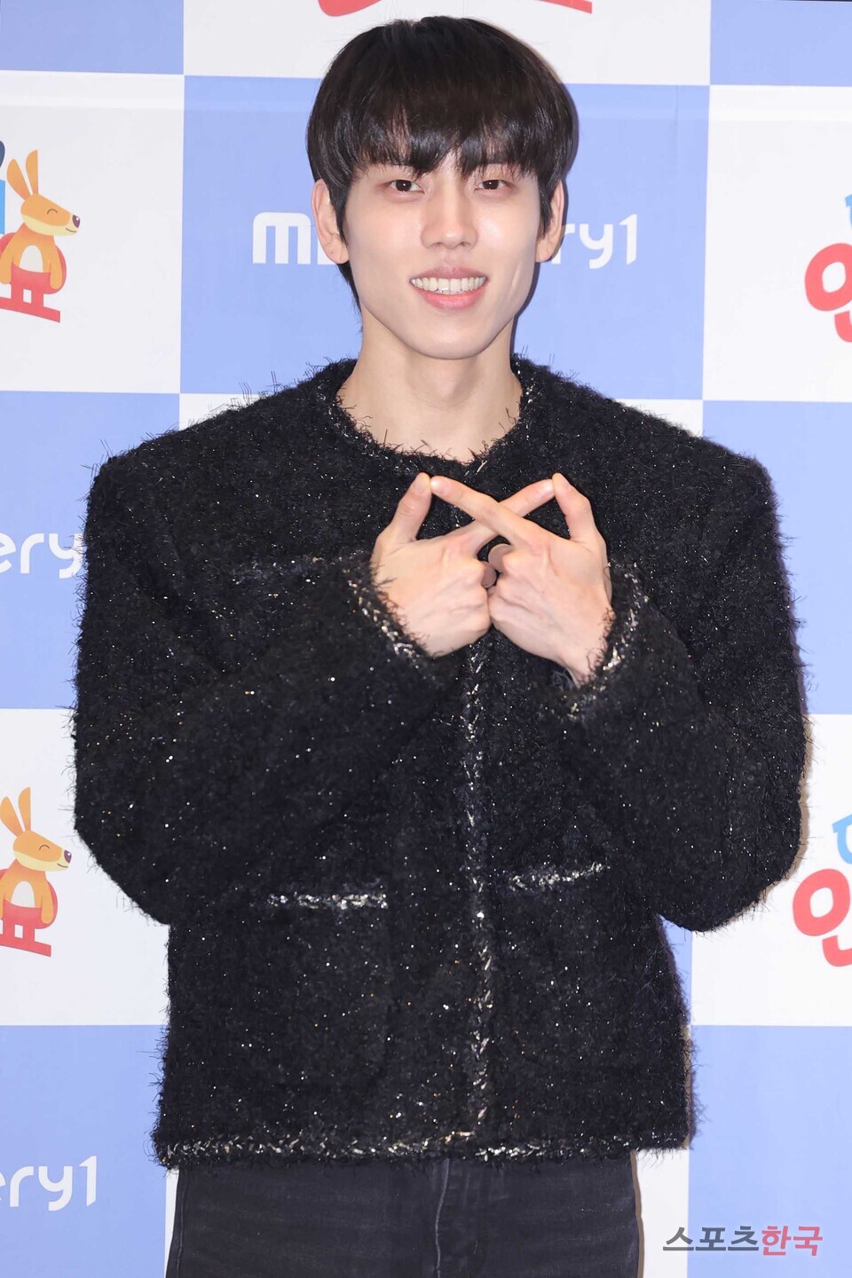 장동우 '아이돌 포즈'